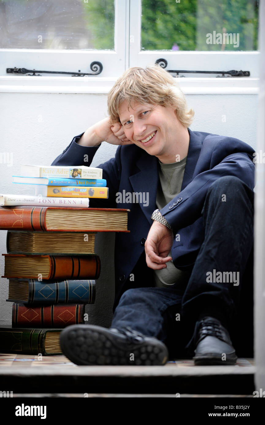 Nick arnold hi-res stock photography and images - Alamy