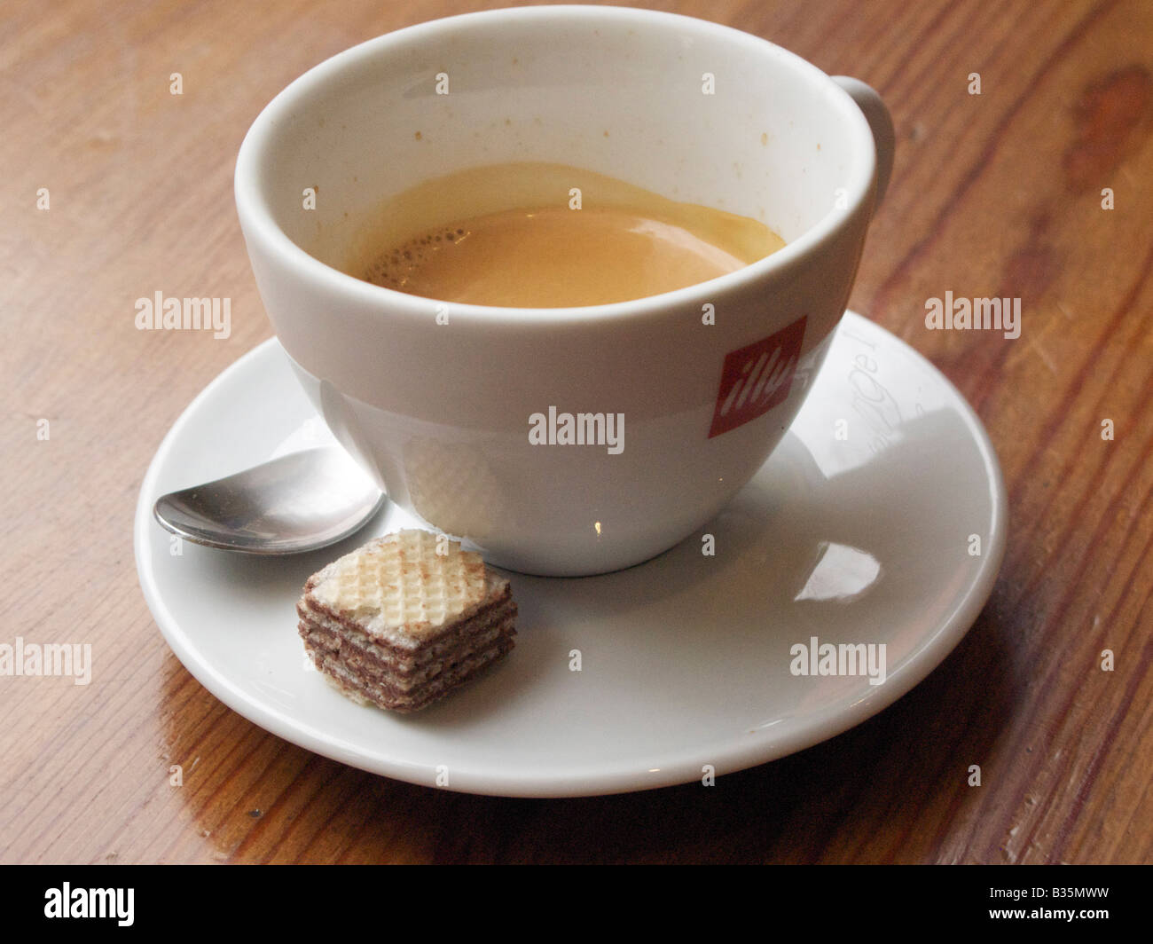 Expresso bar hi-res stock photography and images - Alamy