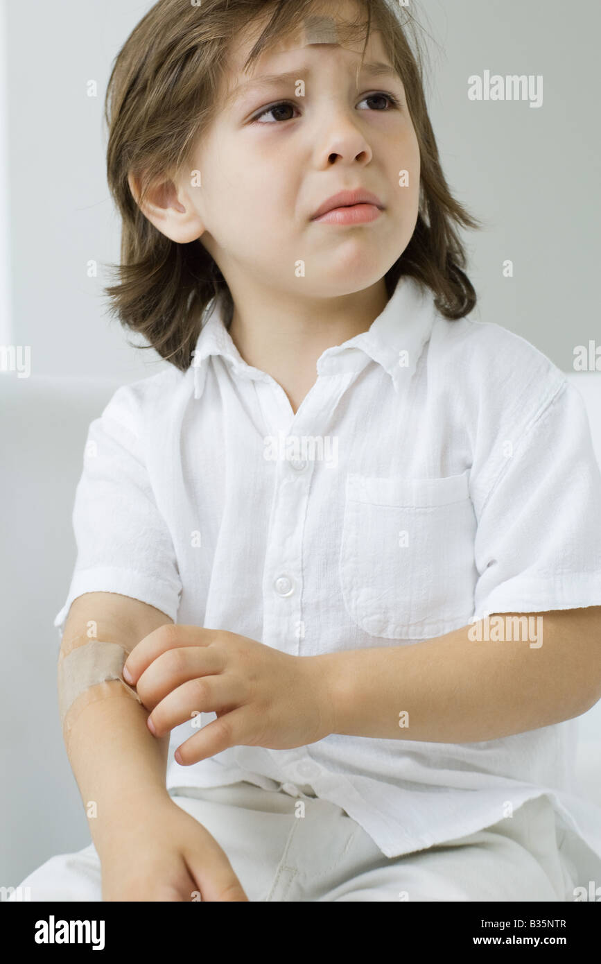 Boy hurts hi-res stock photography and images - Alamy