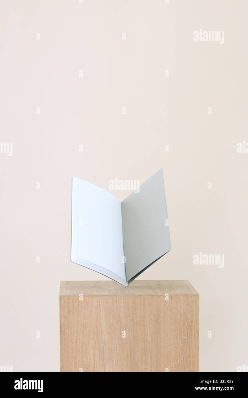 Balancing item hi-res stock photography and images - Alamy