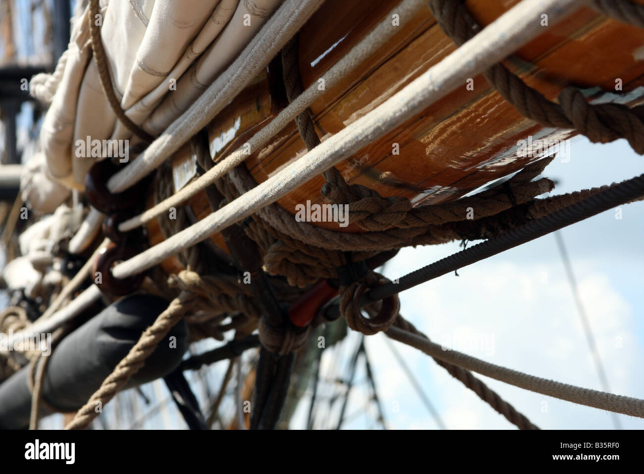 Sails rigging on board hi-res stock photography and images - Alamy