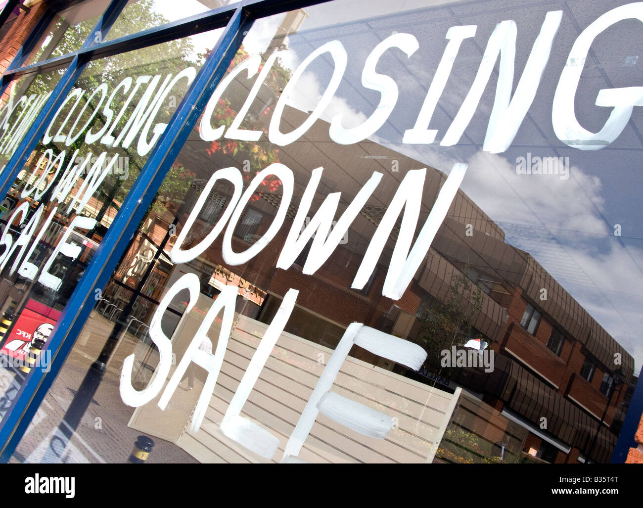 Sign of recession A closing down sign in a Worcestershire shop Stock ...