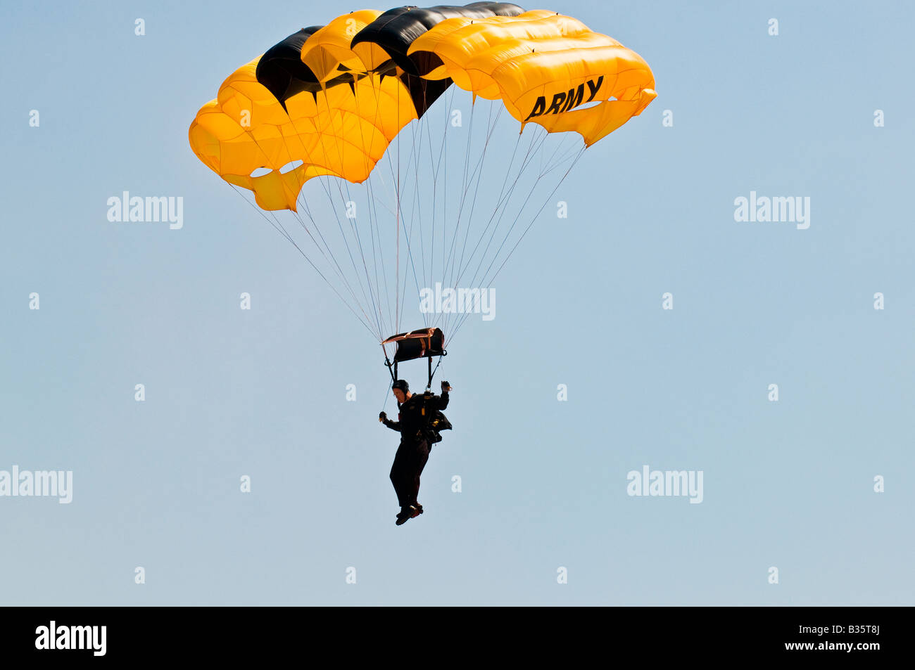 Skydiver & Parachute Stock Photo - Alamy