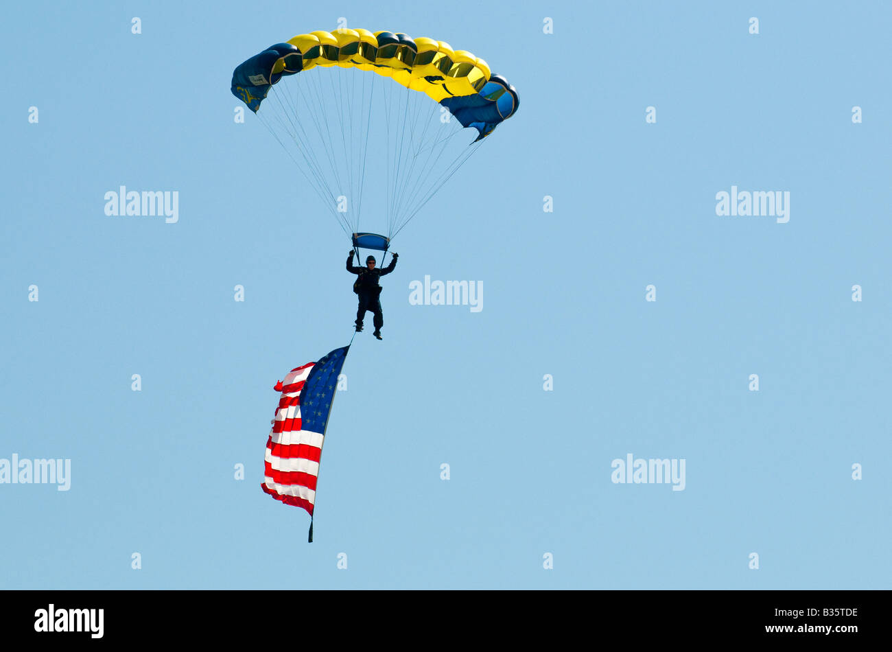 Skydiver parachute american flag hi-res stock photography and images ...