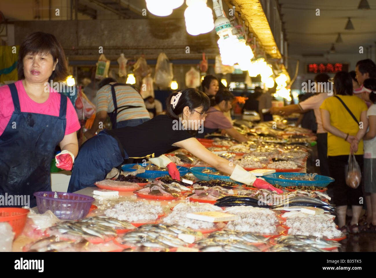 Taichung Port Fish Market, Taiwan Stock Photo - Alamy