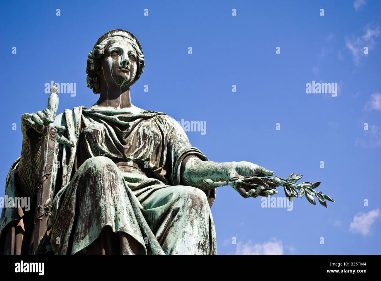 Statue of woman in Vienna, Austria Stock Photo - Alamy