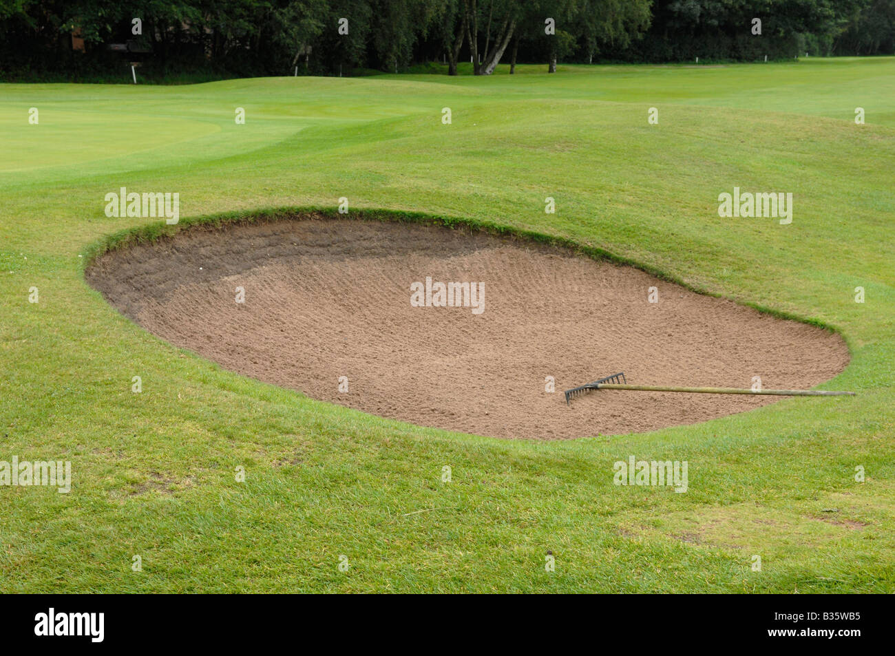 Fairway bunker hi-res stock photography and images - Alamy