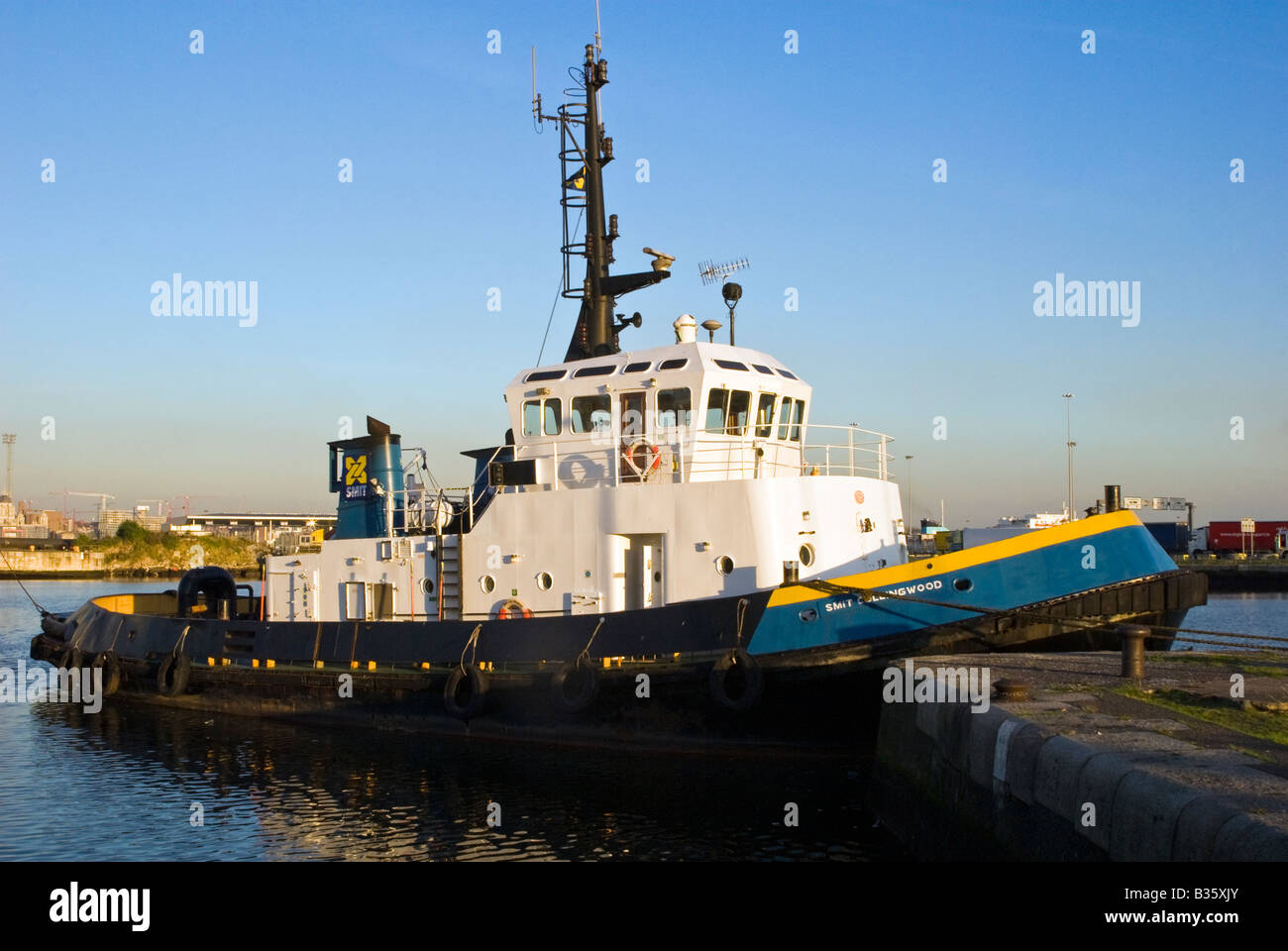 Tugboat 'Smit Collingwood' at Birkenhead docks, Wirral Stock Photo - Alamy