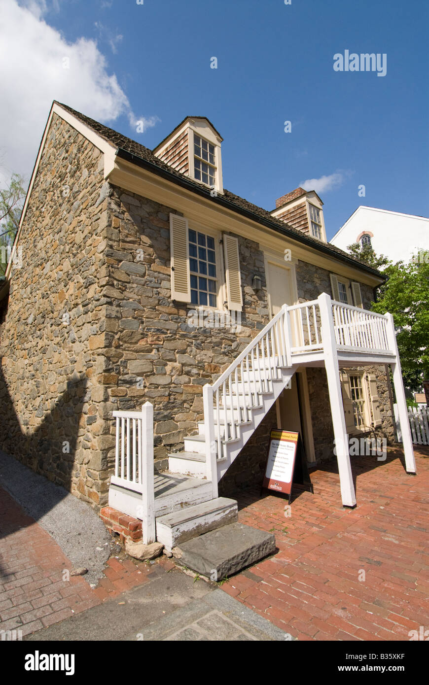 Old stone house washington dc hi-res stock photography and images - Alamy