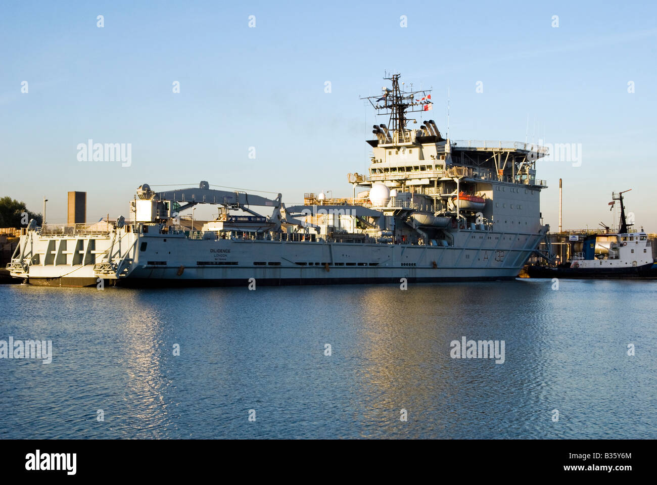 Rfa supply ship royal navy hi-res stock photography and images - Alamy