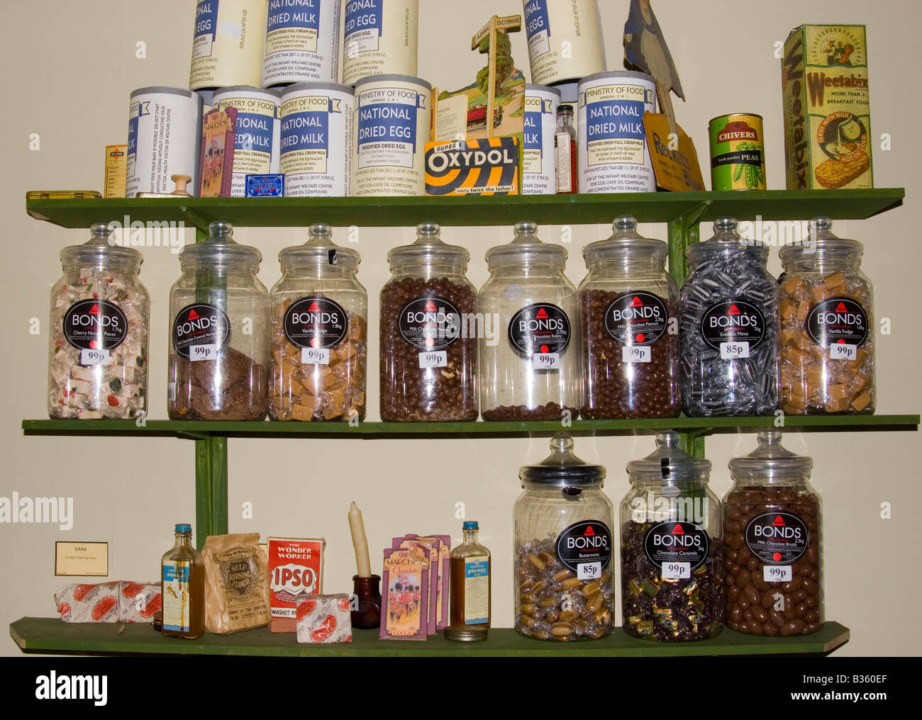 Jars of traditional sweets and old fashioned foodstuff Stock Photo - Alamy
