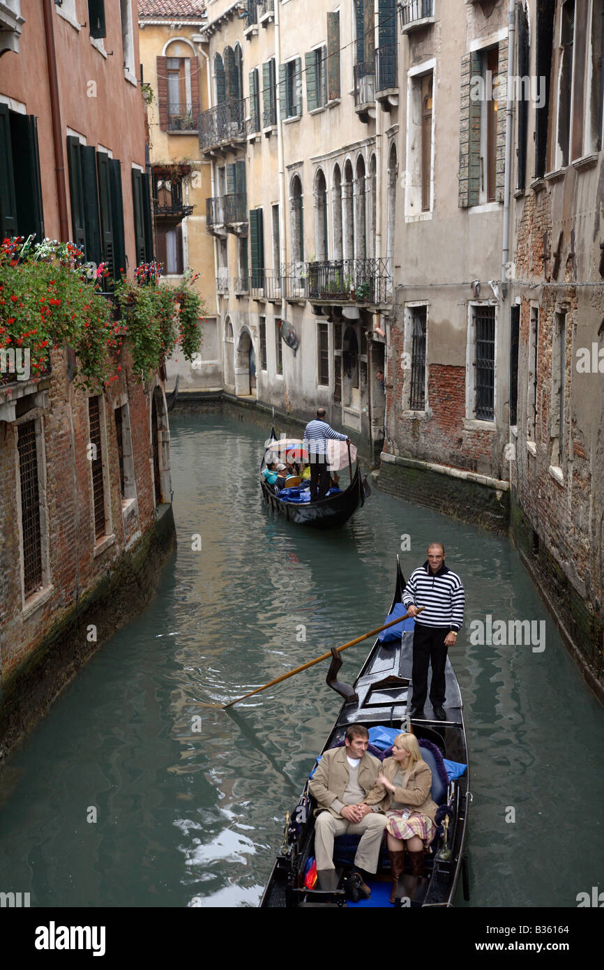 Pair of gondolas hi-res stock photography and images - Alamy