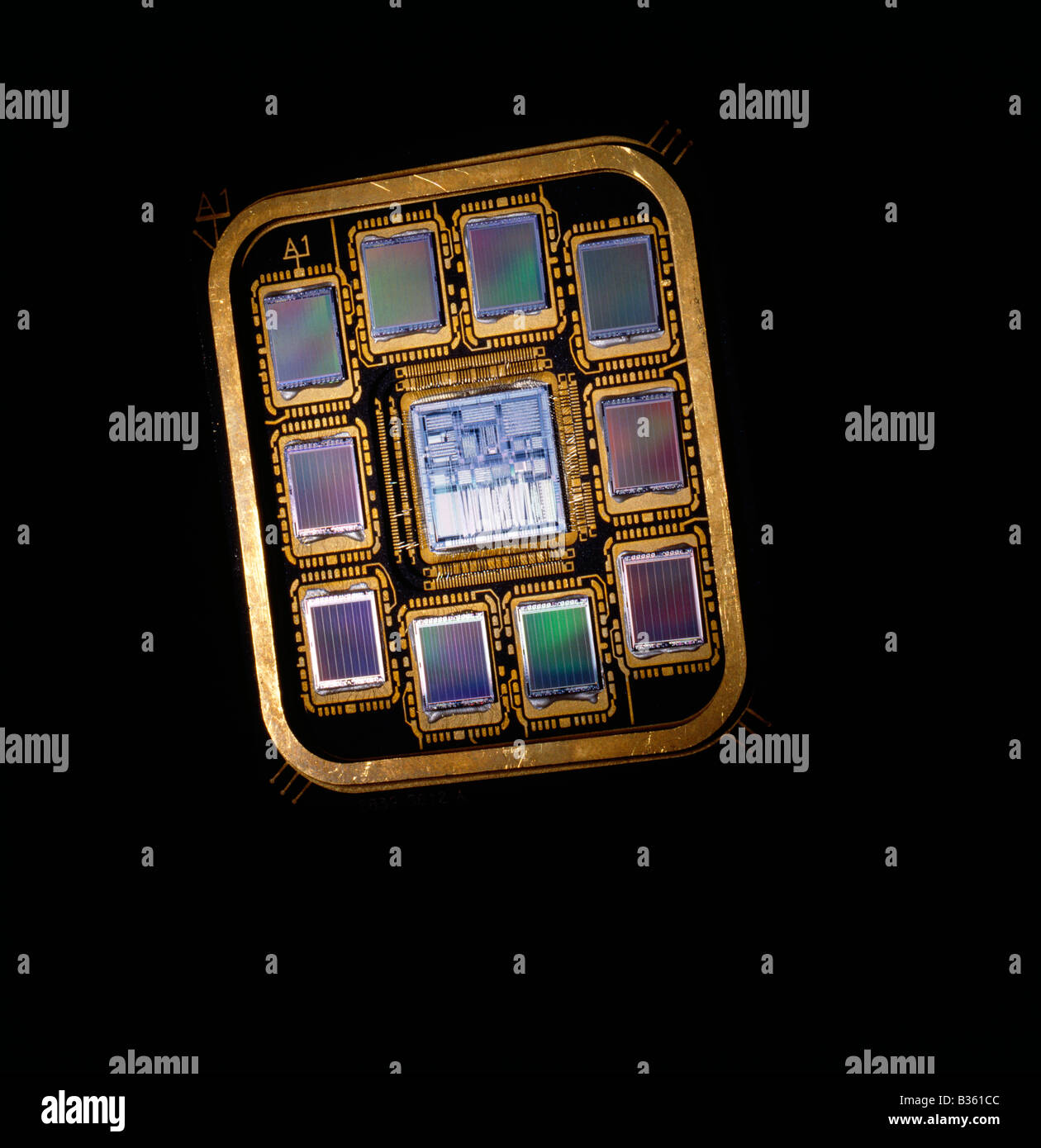 Micro circuitry hi-res stock photography and images - Alamy