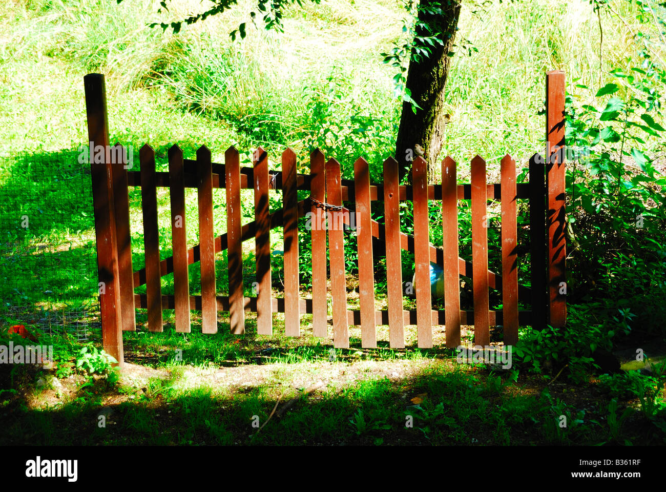 Old style gate hi-res stock photography and images - Alamy