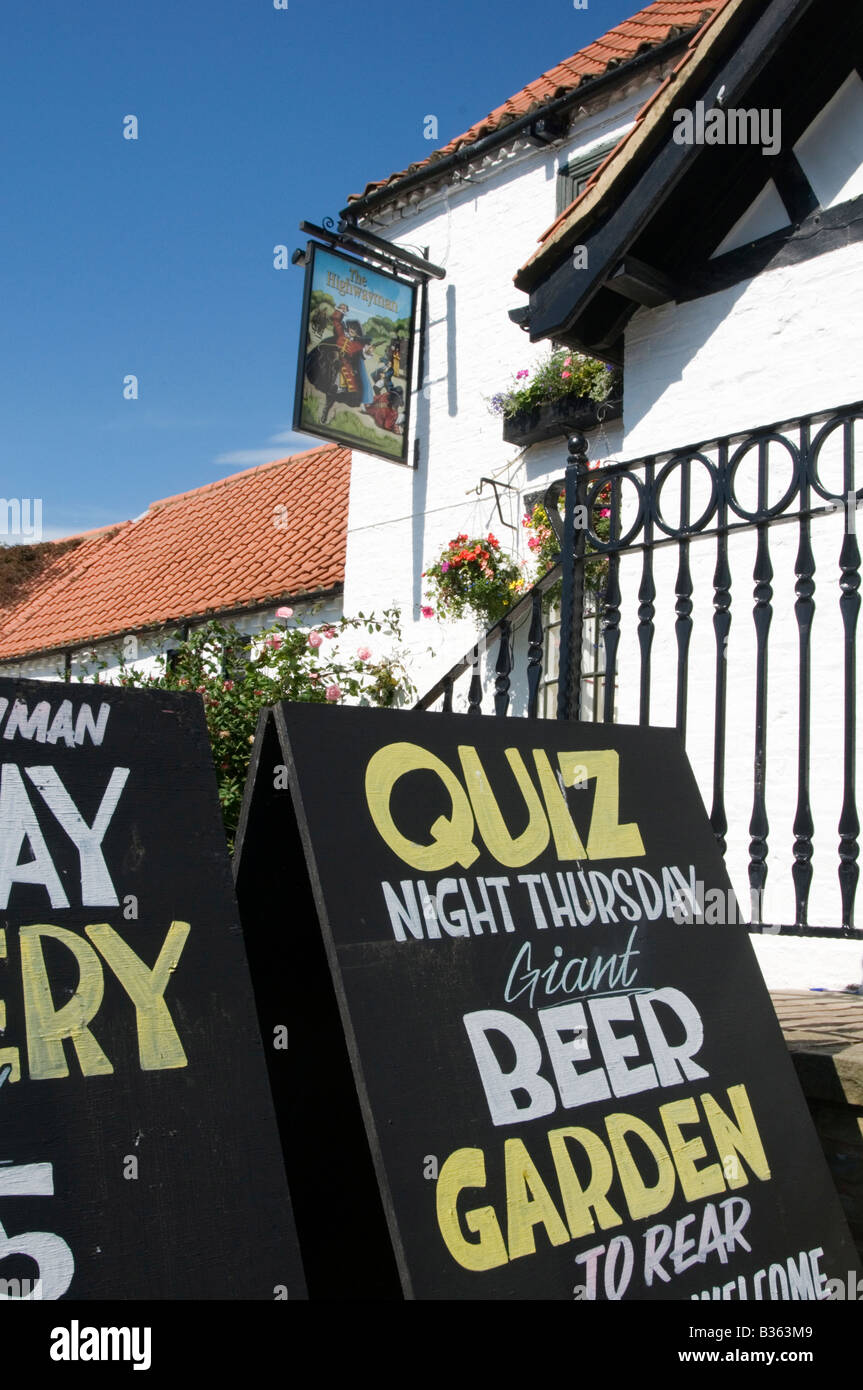 traditional english pub public house boozer drink Stock Photo - Alamy