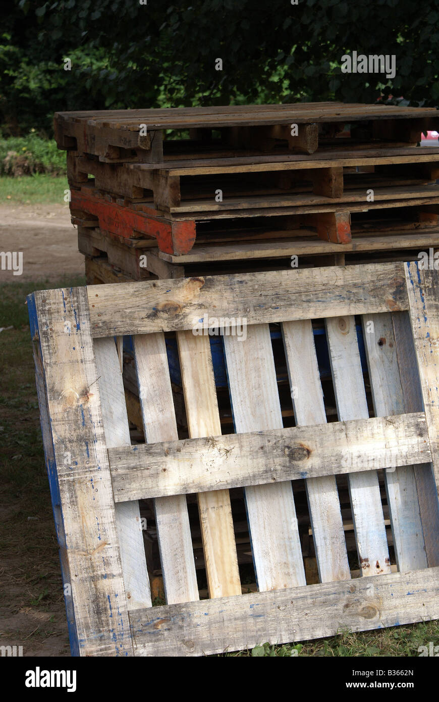 Wood nailed together hi-res stock photography and images - Alamy