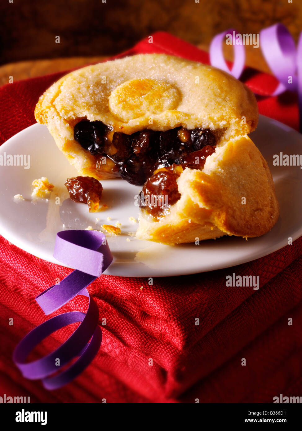 Ready made mince pies hi-res stock photography and images - Alamy