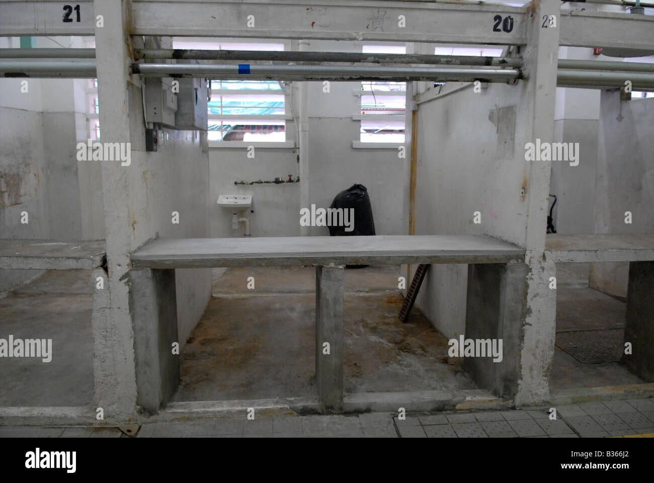 Empty stall in a market in Hong Kong Stock Photo - Alamy