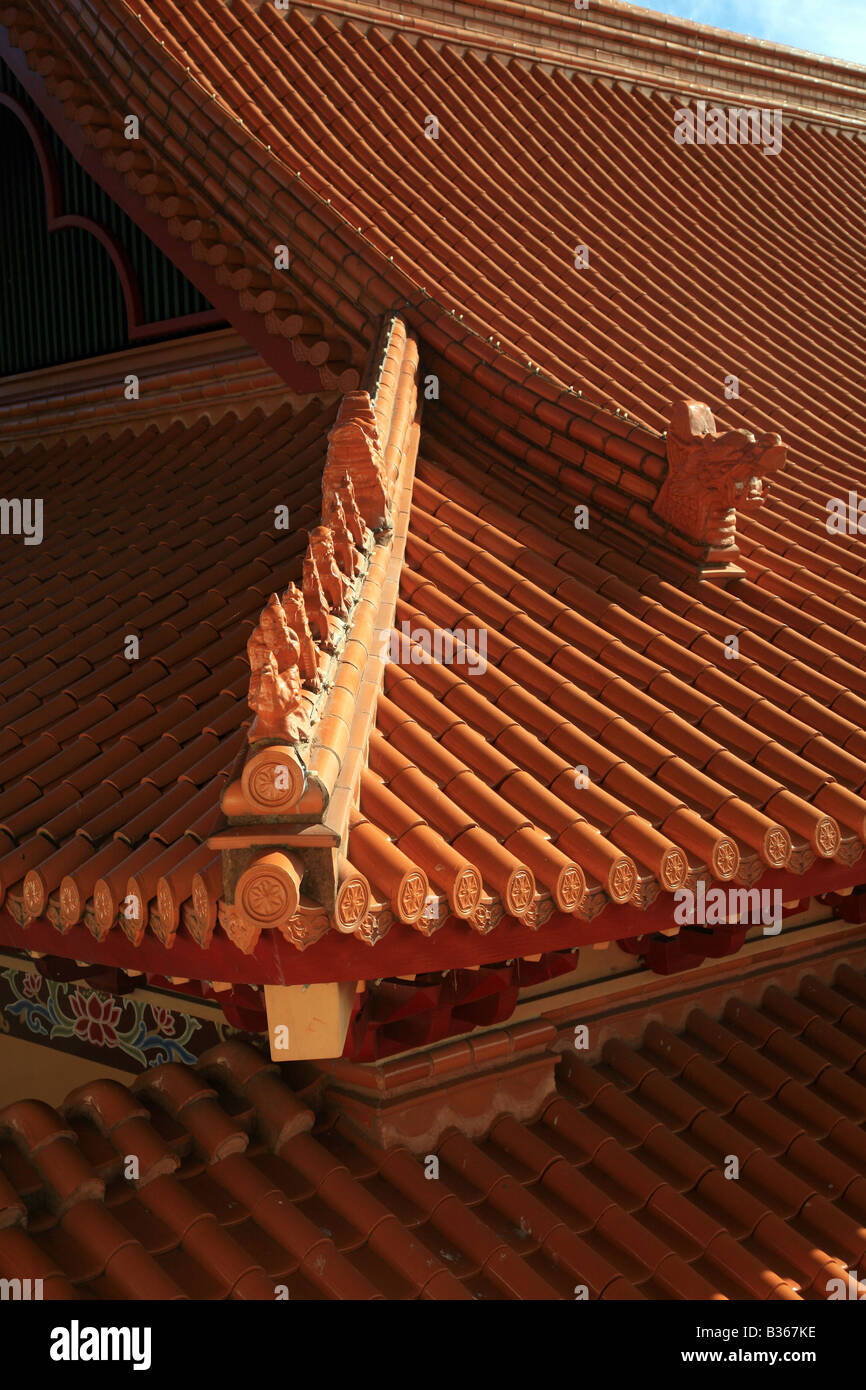 Buddhist temple roof hi-res stock photography and images - Alamy