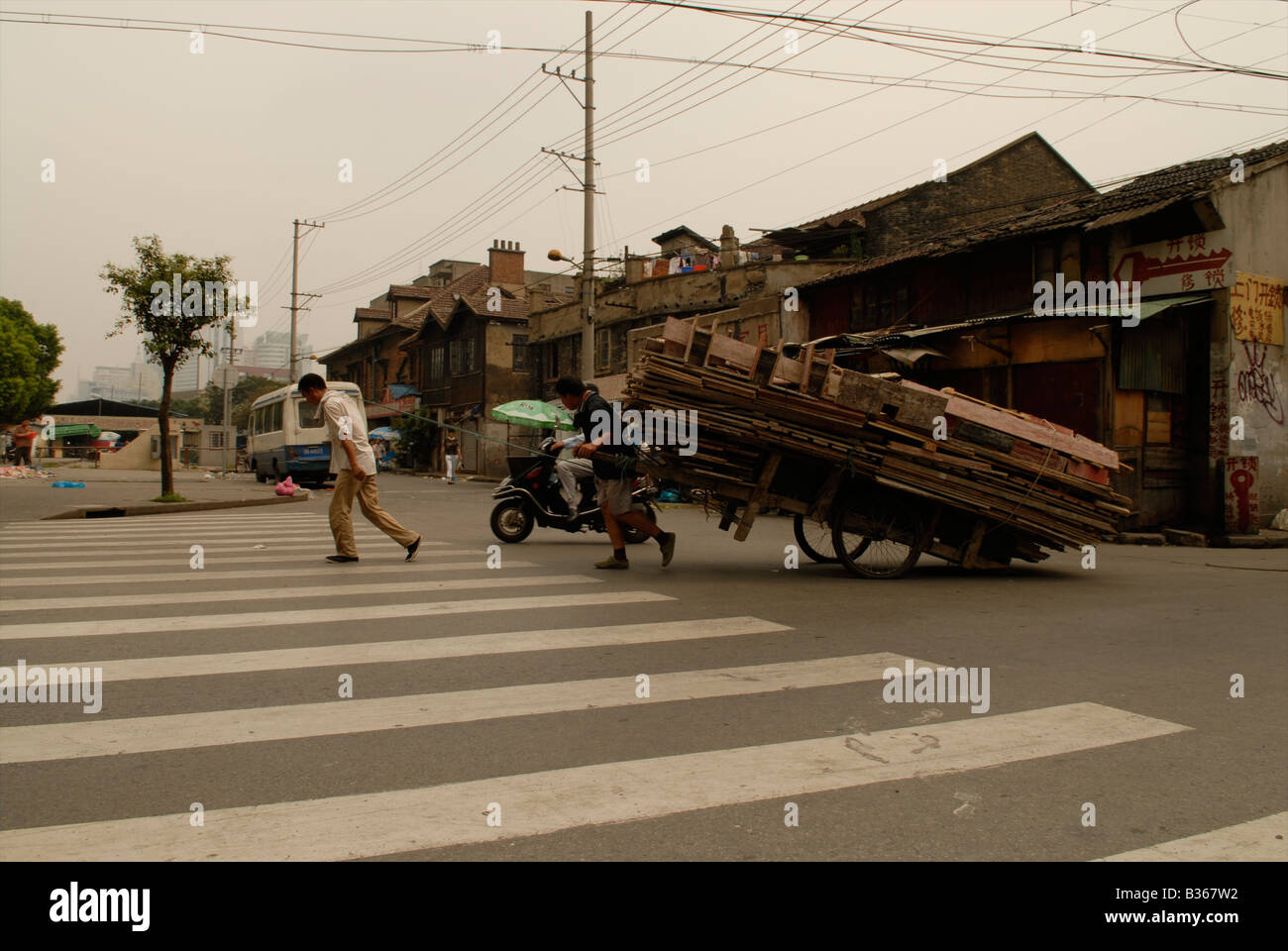 Cart work labour hi-res stock photography and images - Alamy