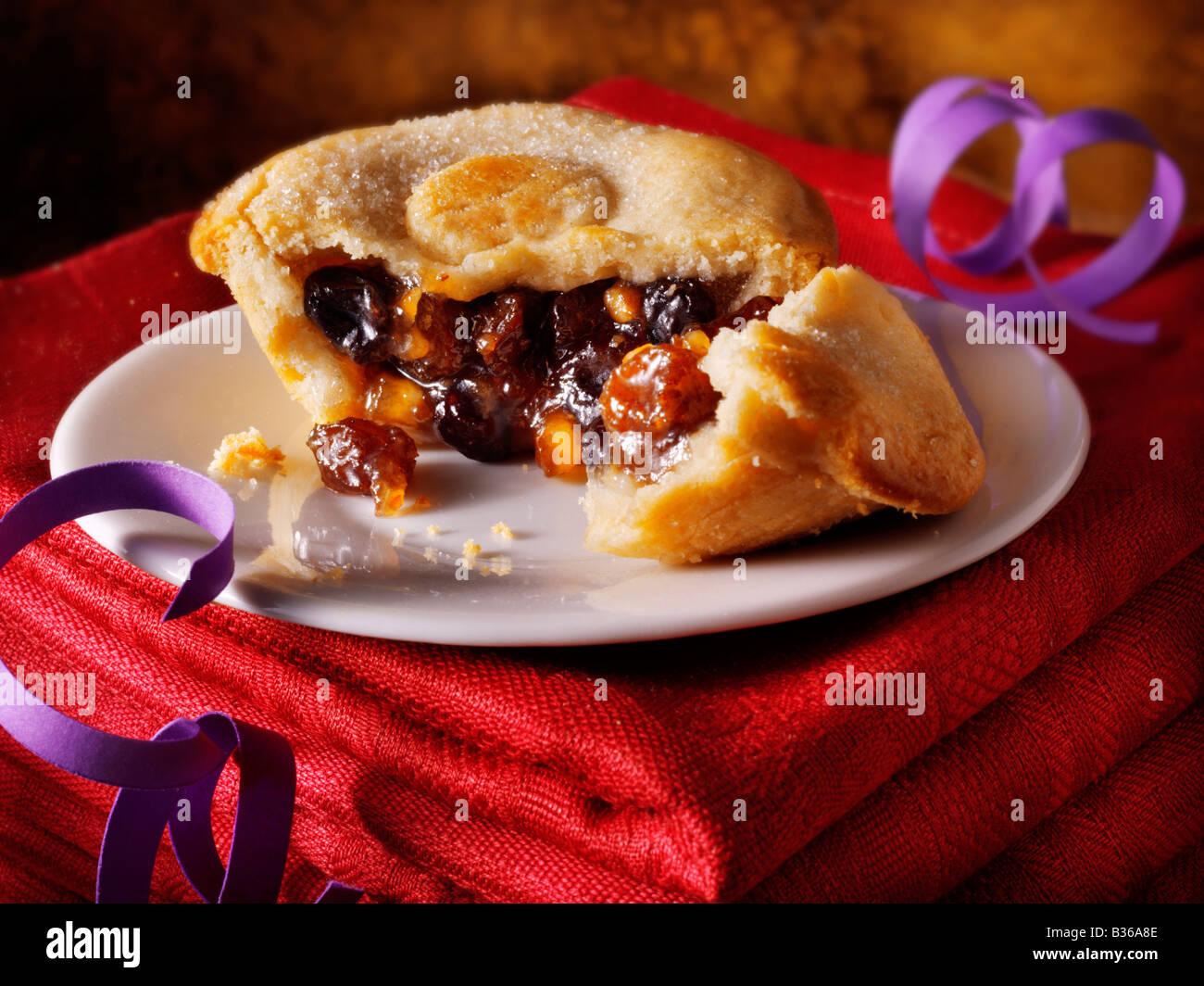 Ready made mince pies hi-res stock photography and images - Alamy