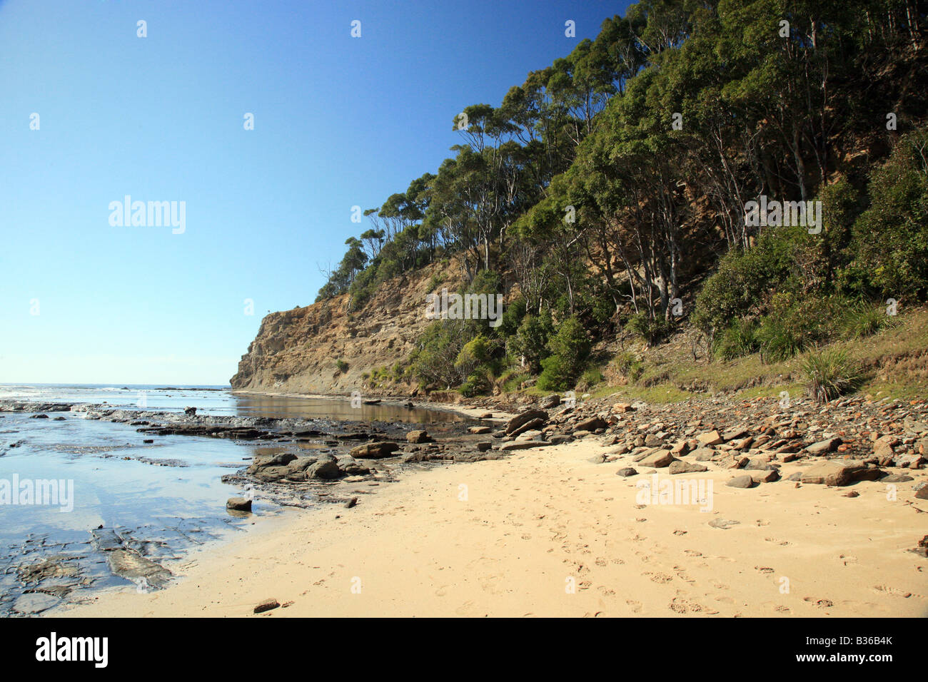 Ocean swells and island hi-res stock photography and images - Alamy