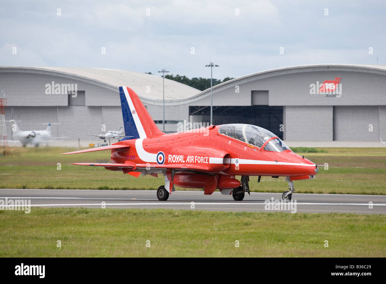 The Red Arrows at Farnborough International Airshow July 2008 Stock ...