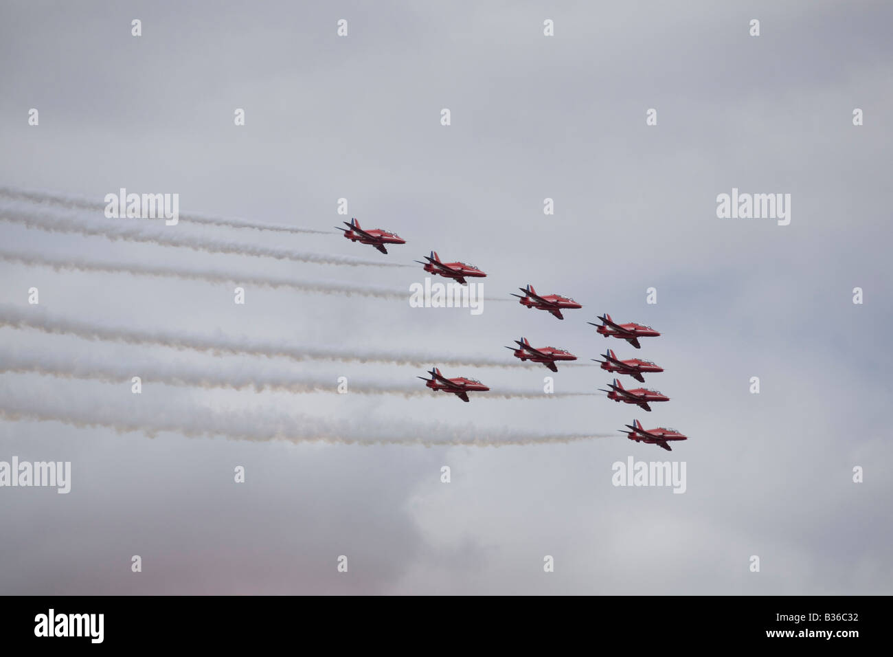 The Red Arrows at Farnborough International Airshow July 2008 Stock ...