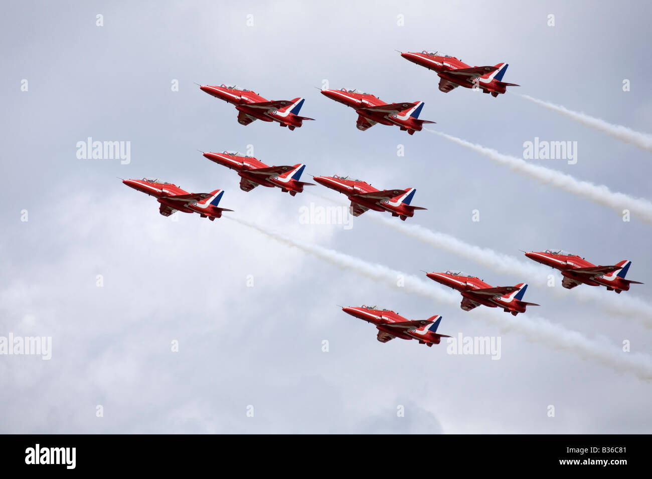 The Red Arrows at Farnborough International Airshow July 2008 Stock ...