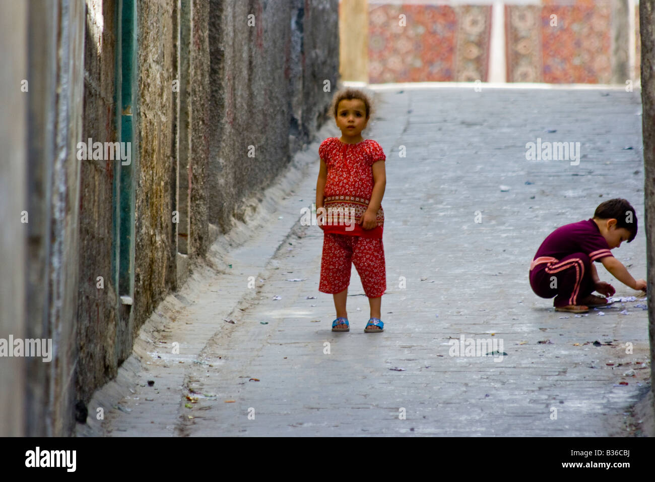 Kids playing syria hi-res stock photography and images - Alamy