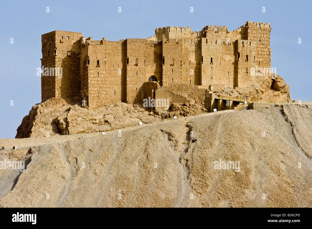 Arab Castle Qalaat Ibn Maan in Palmyra Syria Stock Photo - Alamy