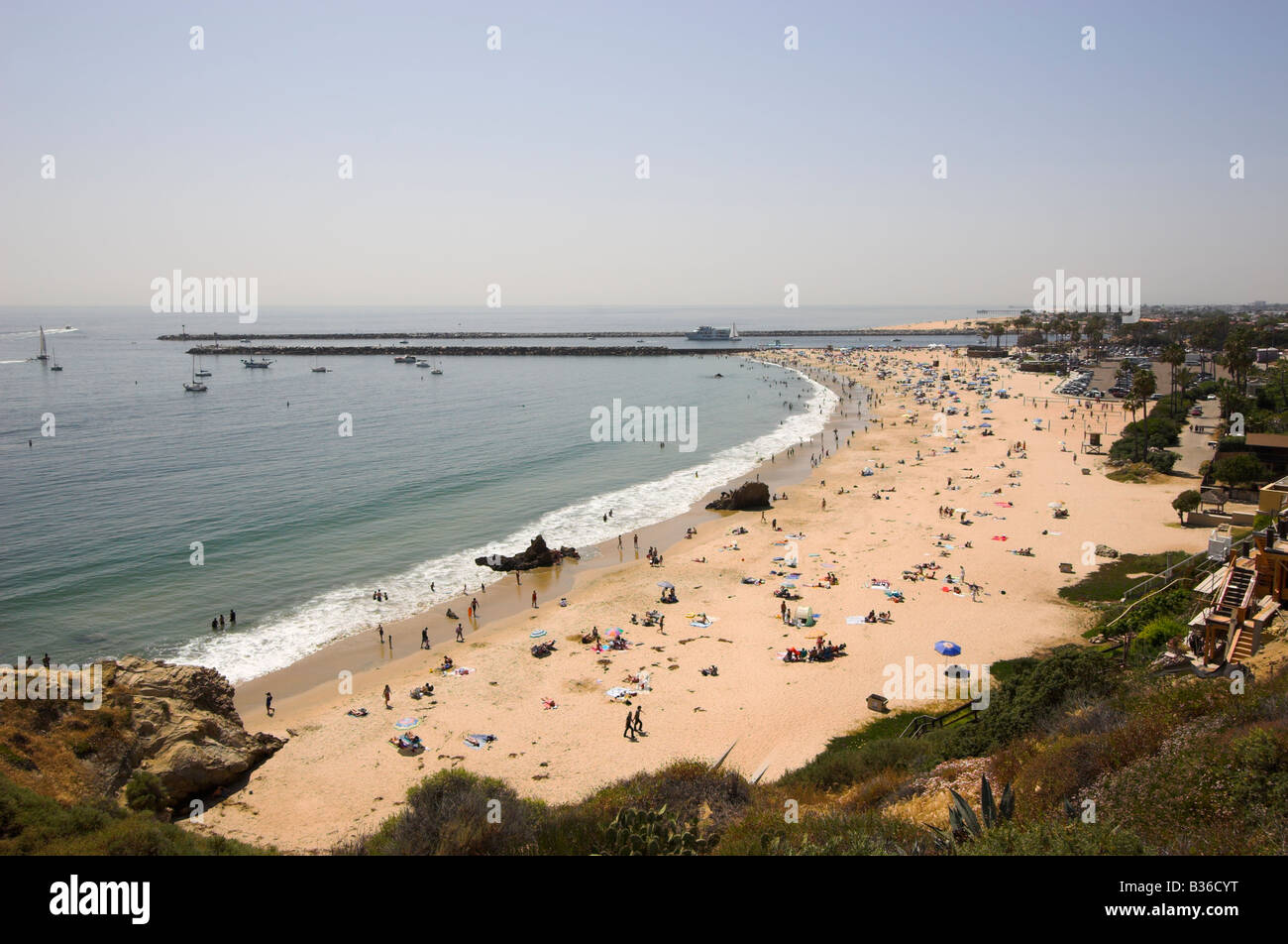Crowded Southern California beach. Corona del Mar State Beach, Newport ...