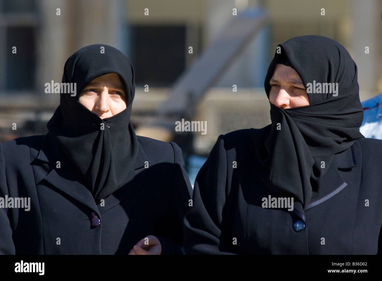 Shiite muslim women hi-res stock photography and images - Alamy