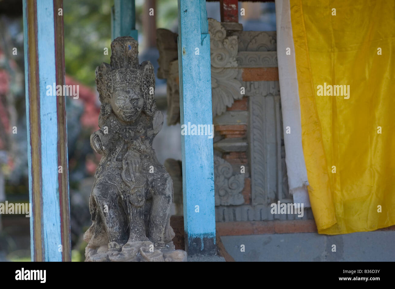 Stone Statue in a Temple Stock Photo - Alamy