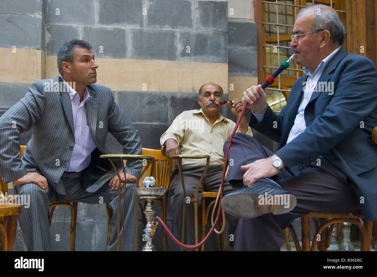 Middle east smoking culture hi-res stock photography and images - Alamy