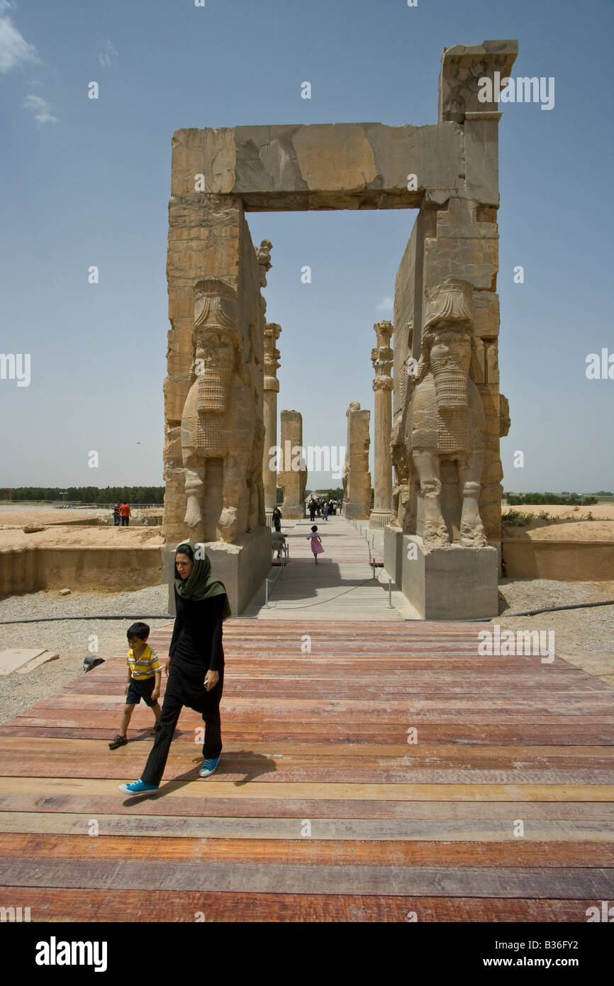 Persepolis iran gate hi-res stock photography and images - Alamy