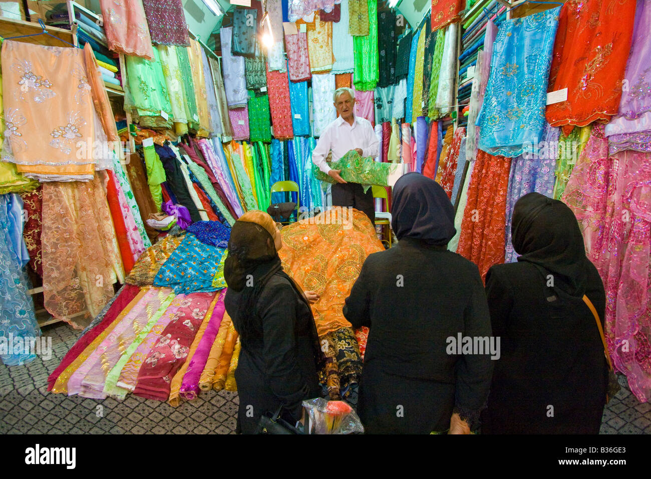 Women Shopping for Bright Fabrics in Bazaar e Vakil in Shiraz Iran ...