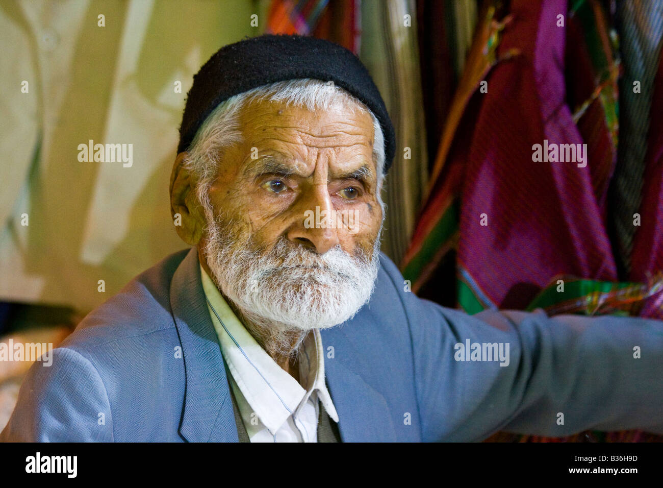 Elderly iranian man hi-res stock photography and images - Alamy