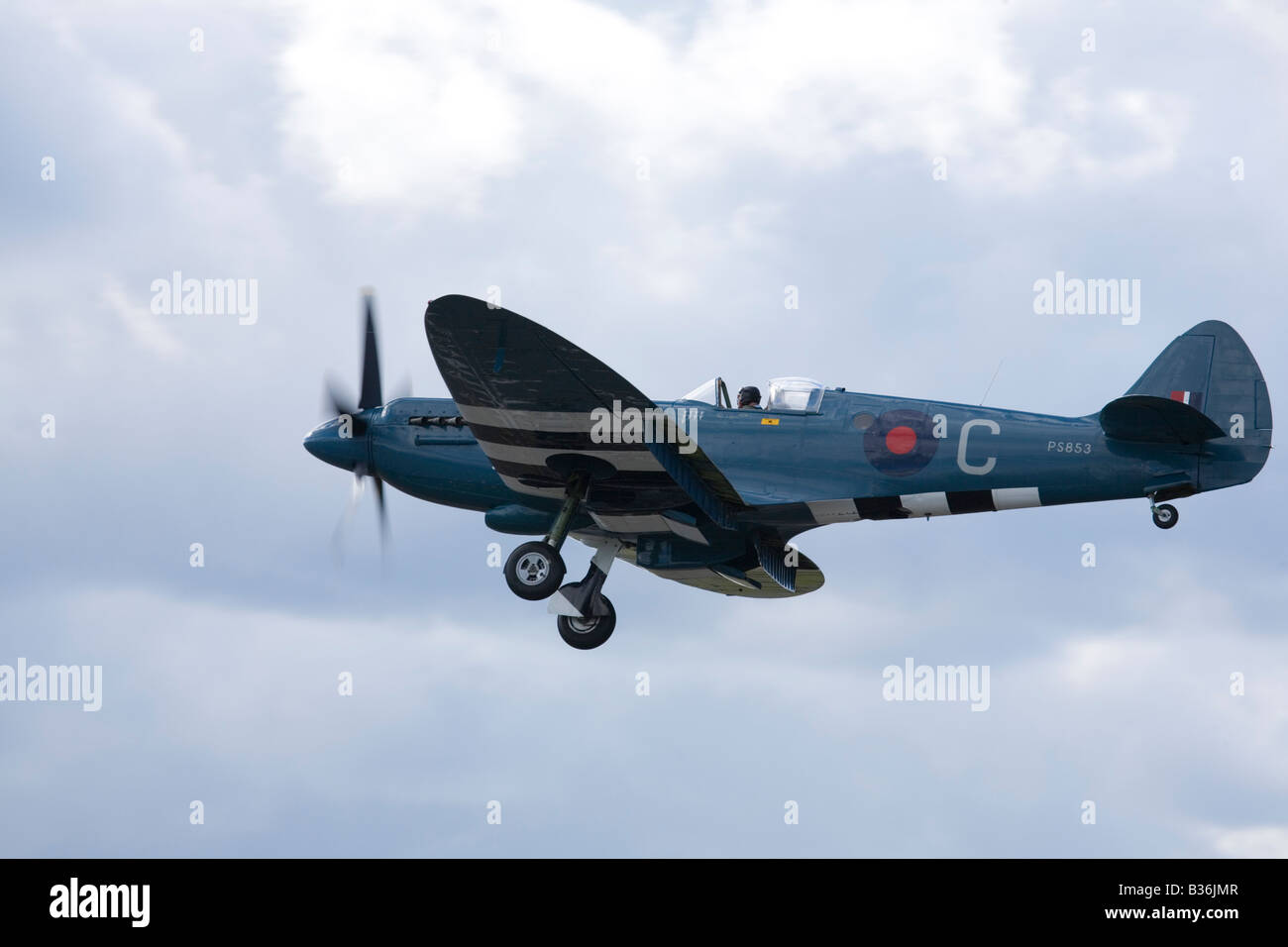 Rolls Royce Spitfire XIX PR at Farnborough International Airshow July ...