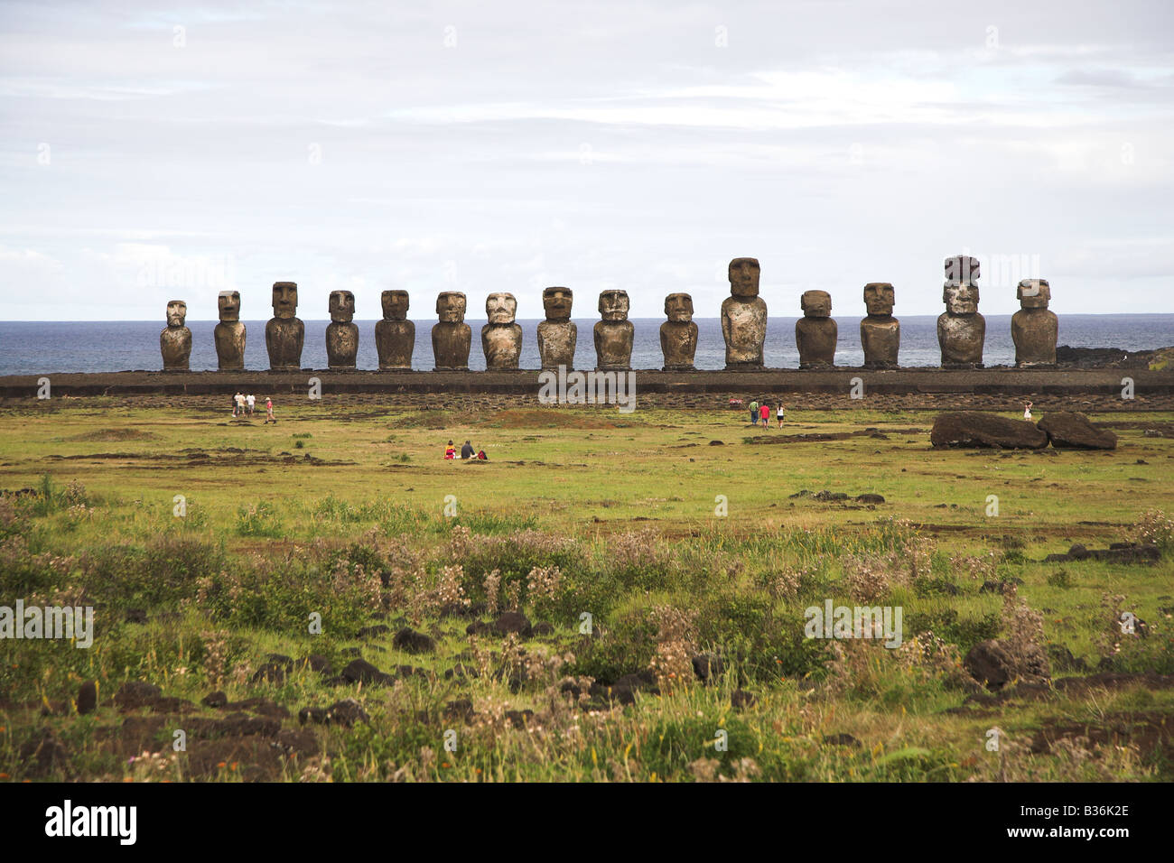 Maoi statues hi-res stock photography and images - Alamy