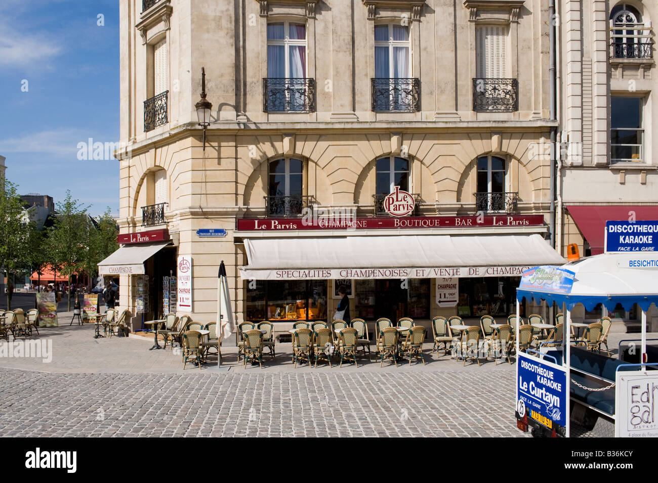 champagne cafe bar reims france Stock Photo - Alamy