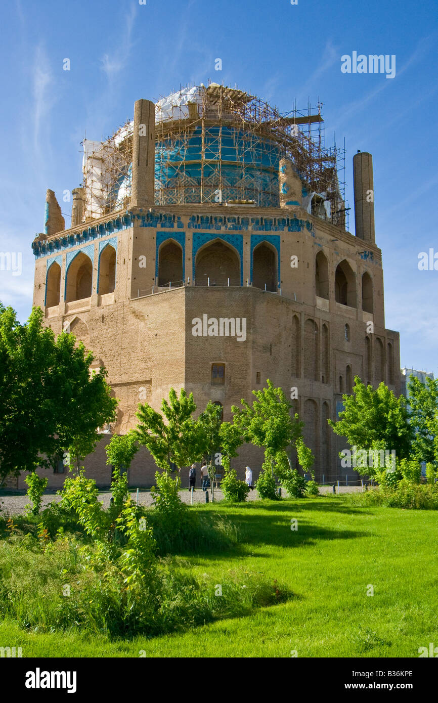 Oljeitu Mausoleum in Soltaniyeh Iran Stock Photo - Alamy