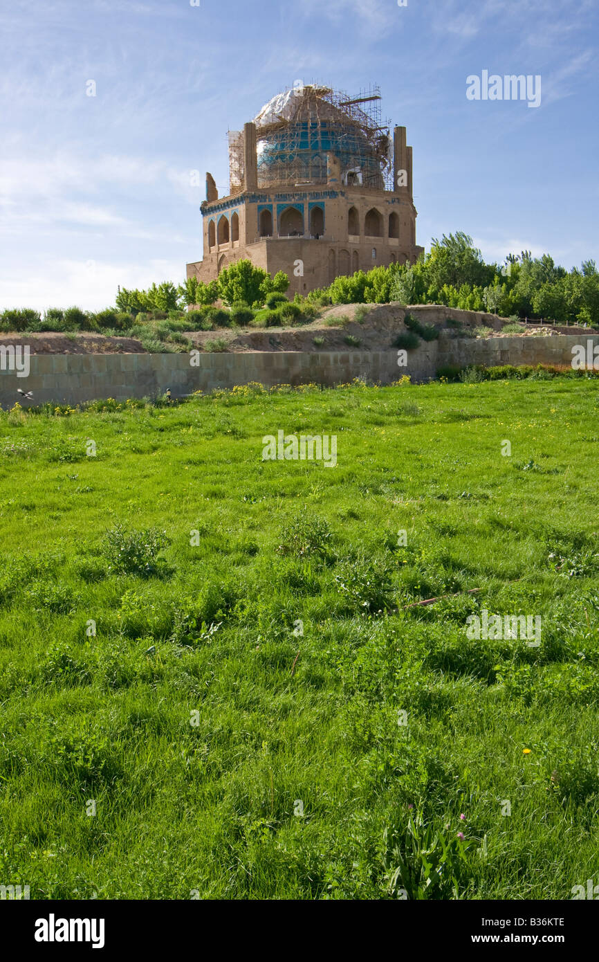 Mausoleum of oljeitu hi-res stock photography and images - Alamy