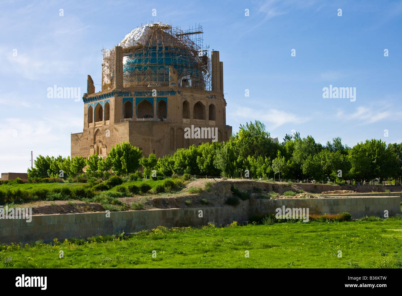 Oljeitu Mausoleum in Soltaniyeh Iran Stock Photo - Alamy