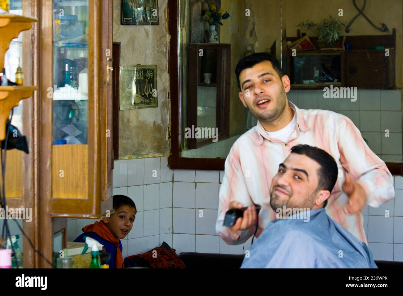 Barber middle east hi-res stock photography and images - Alamy