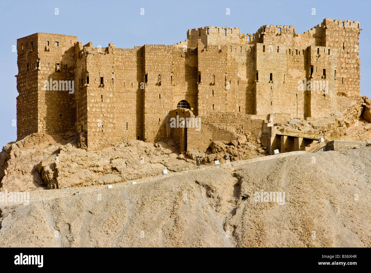 Arab Castle Qalaat Ibn Maan in Palmyra Syria Stock Photo - Alamy