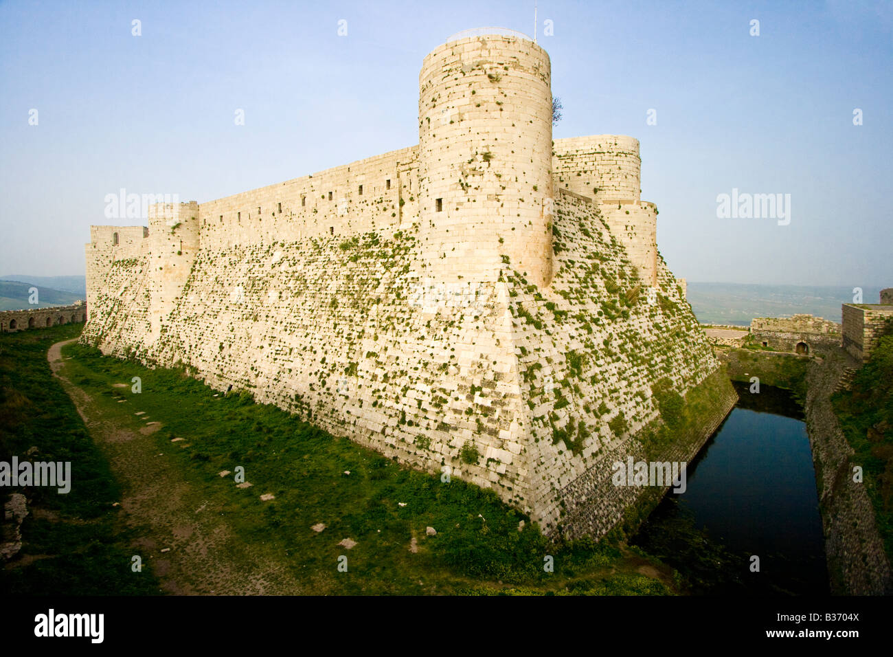 Crak Des Chevaliers or Al Hosn Crusader Castle in Syria Stock Photo - Alamy
