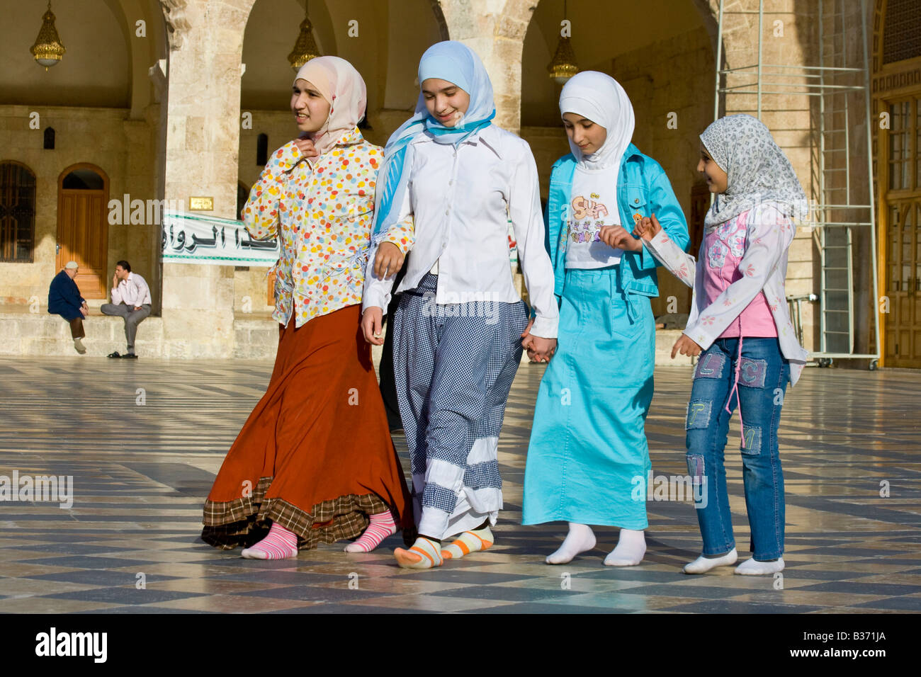 Muslim Girls Inside the Umayyad Mosque in Aleppo Syria Stock Photo - Alamy