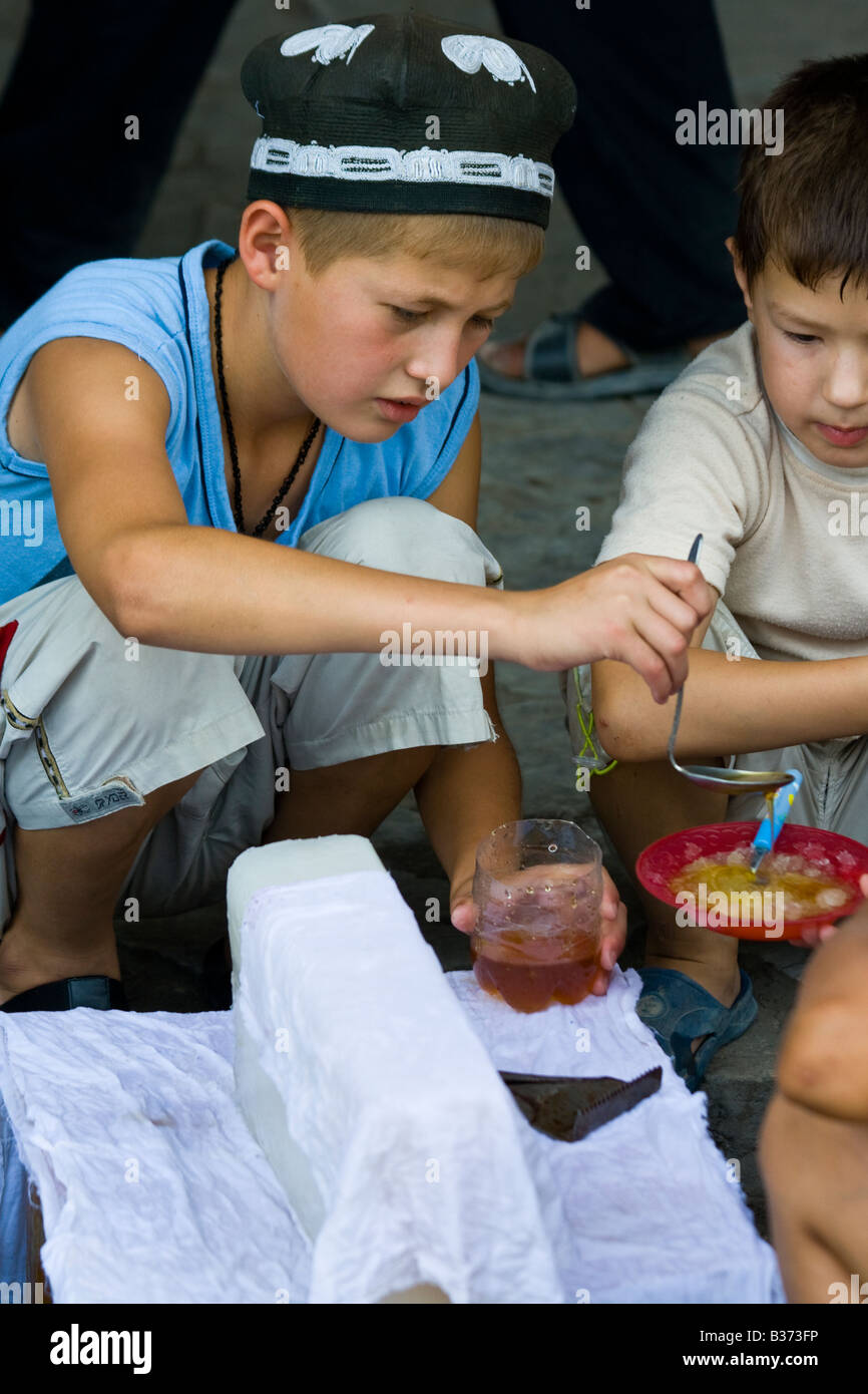 Uzbekistan samarkand children hi-res stock photography and images - Alamy