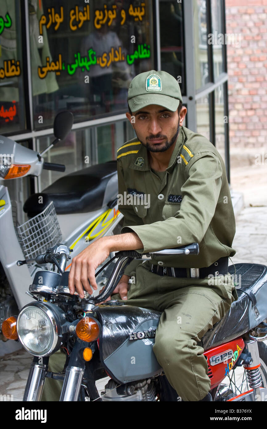 Iranian army uniform hi-res stock photography and images - Alamy
